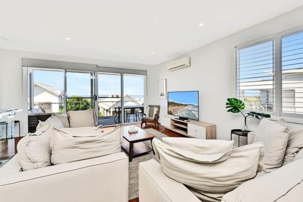Bombora Beach House At Caves Beach - Caves Beach