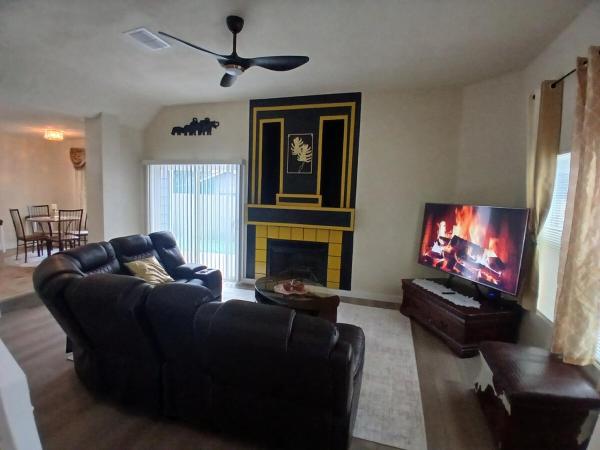 Furnished Retreat Near Randolph Afb & Fort Sam - Hollywood Park - San Antonio