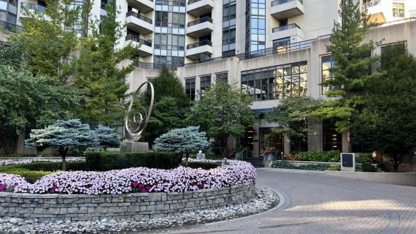 Home Stay - Room With Yonge Street View And 3 Star Hotel Amenities - Ontario