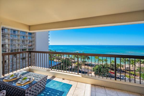 Oceanfront Family Bliss At The Waikiki Beach Tower Steps To The Amazing Beach - Honolulu, HI