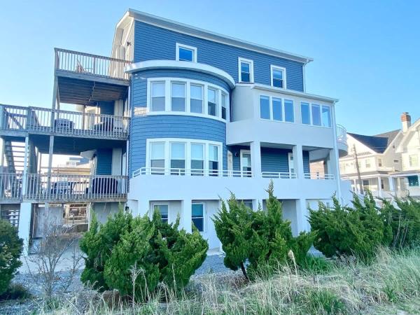 Custom Beachfront Beach Pad - Boardwalk Walkout - Atlantic City, NJ