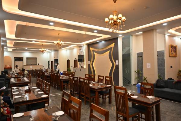 Hotel Cozzy Inn - Chomu