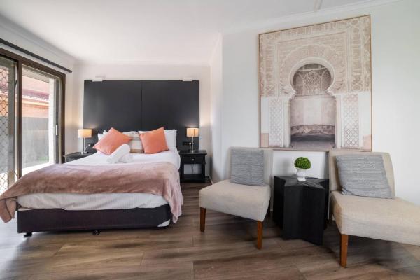 Classic Family Room - Sleeps 4 - Ryde