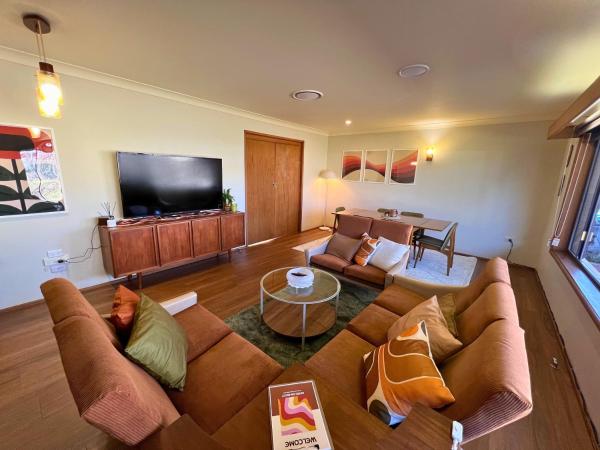 Retro On Ascot - Bowral