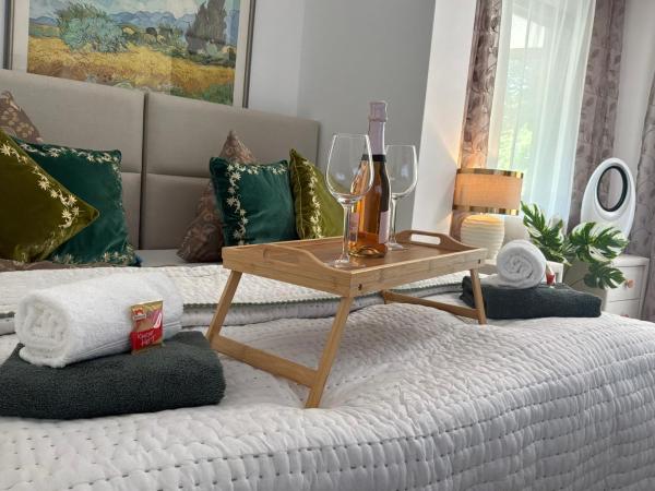 Neue Stilvolle Villa Ferienwohnung Nr 3 Nur 10 Min Zu Fuss Von Legoland Entfernt 75m2 Eg, Terrasse Mit Waldblick, Wunderschöner Garten, Whirlpool Auf Der Terrasse, Großes Bad, Ruhige Lage, Erholung, Waldweg15 My Luxury Apartments - Günzburg