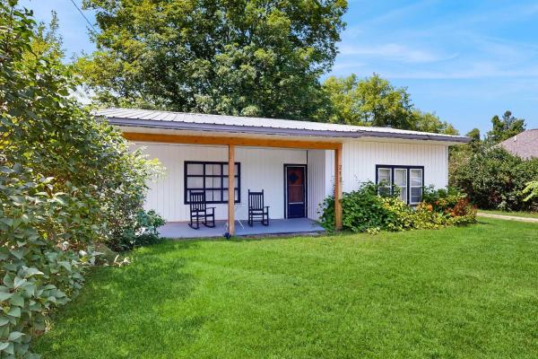 The Three Seasons - Centrally Located House In Lake Leelanau - Leland, MI