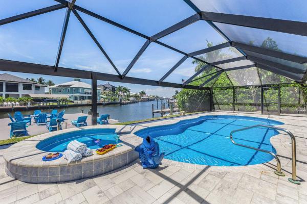 Modern Waterfront Retreat With Pool, Spa & Canal Access - Fmb - Sea-o-siesta - Roelens - Fort Myers Beach, FL
