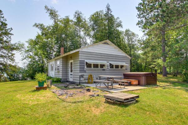 Long Lake Getaway W/ Dock & Hot Tub In Bigfork - 明尼蘇達州