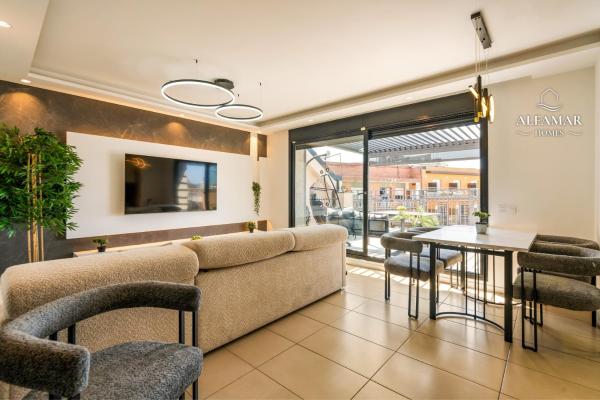 Stunning Penthouse With Rooftop Terrace & Pool - Lloret de Mar