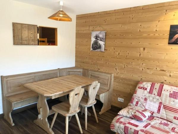 Wonder Ful Chalet Skis On Your Feet - Courchevel, France