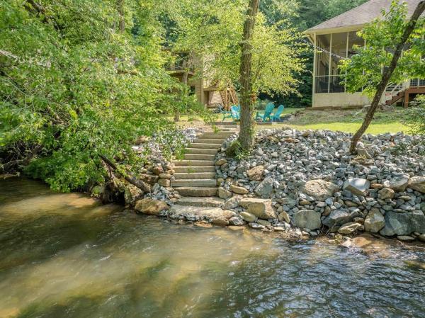 Ellijay Screened Porch River Access Gameroom - Ellijay, GA