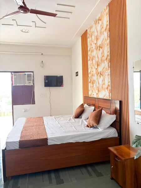 Moonlight Residency - Noida