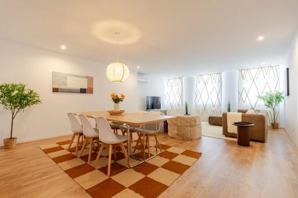 Stylish Oceanfront 3-suite Retreat By Hostwise - Porto