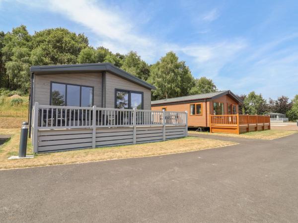 Cedar Lodge 2 Bedrooms With Hot Tub - Tarporley