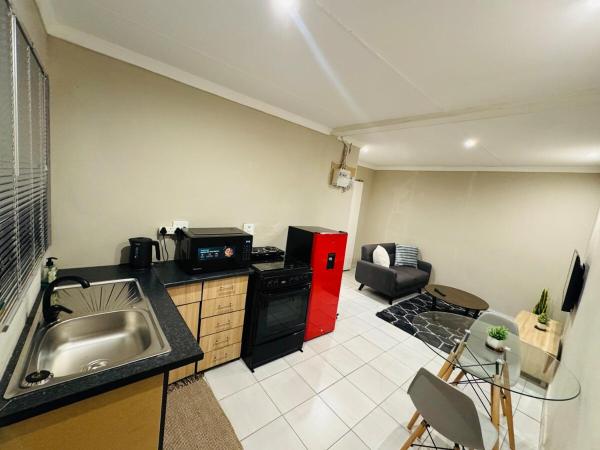 Hei Stays One Bed Apartment - Bronkhorstspruit