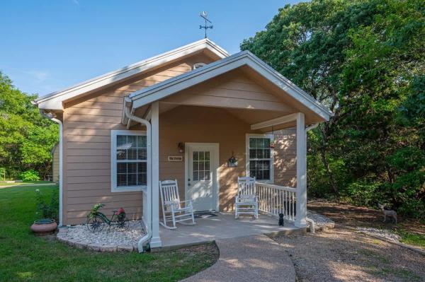 Cozy Cottage - Waco, TX