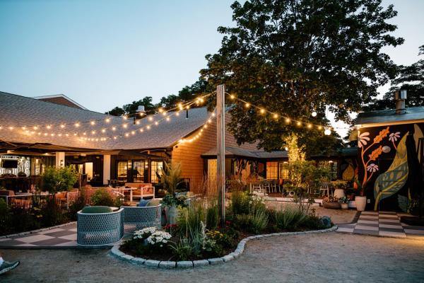 Uncommoner Hotel By Reverie Boutique Collection - Cape Cod, MA