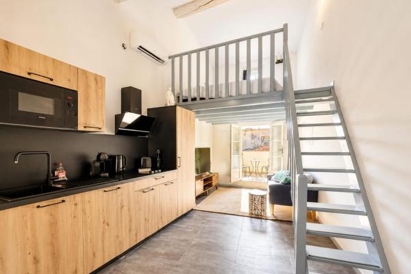 Apartment With Terrace - City Center - Cavaillon
