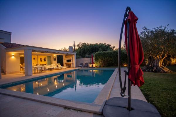 Villa Lara With Pool Walk To Sea - Banjole