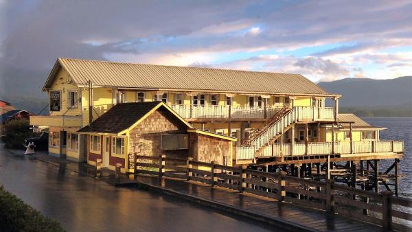 Seine Boat Inn - Port McNeill
