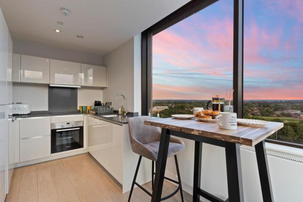 Stunning Apartment Sleeps 4 High Floor - Hounslow