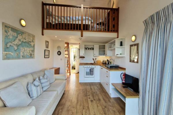 Steepfield Studio, Bijou Apartment Bantham Sdevon - Hope Cove