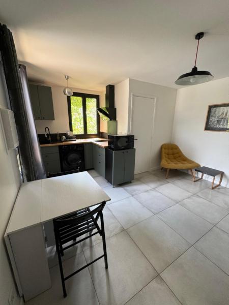 Small House In Sèvres - Sèvres