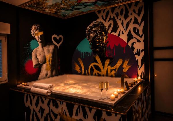 Renaissance Jacuzzi Art - Thionville