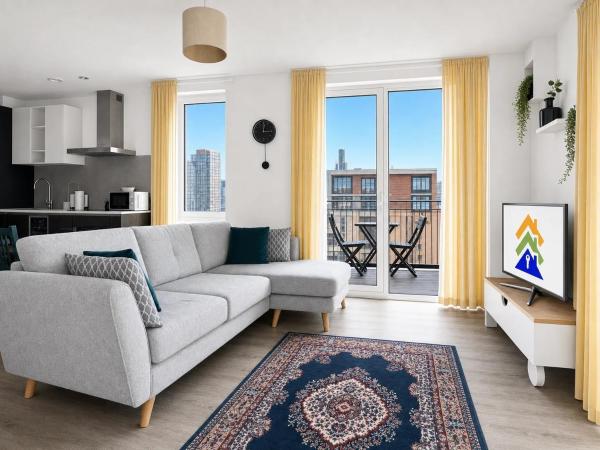 Top Floor Flat With Balcony Overlooking Manchester - Pass The Keys - Rochdale