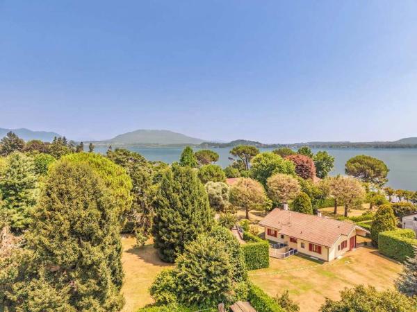 Large Lakeside Villa - Stresa