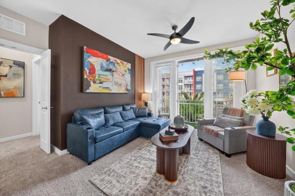 Modern 2br W Pool Pet-friendly Unit #24 - Tampa, FL