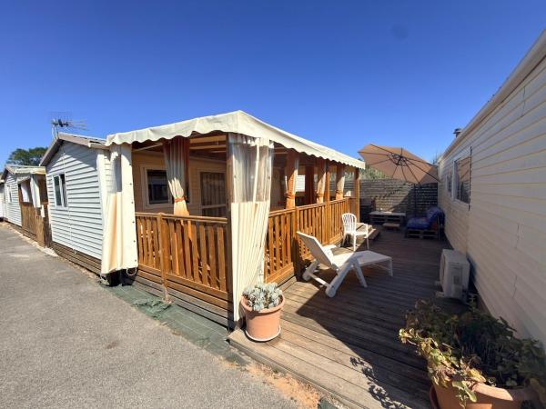 Bungalow Climatisé, Terrasse, Et Piscine à 500 M De La Mer - Hyères