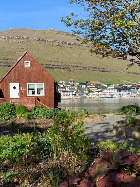 Waterfront Cabin In Klaksvik With Harbour Views - Quần đảo Faroe