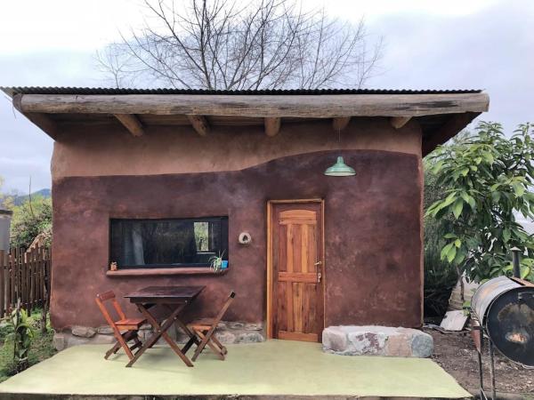 Casita De Barro Junto Al Río En Yala - Jujuy