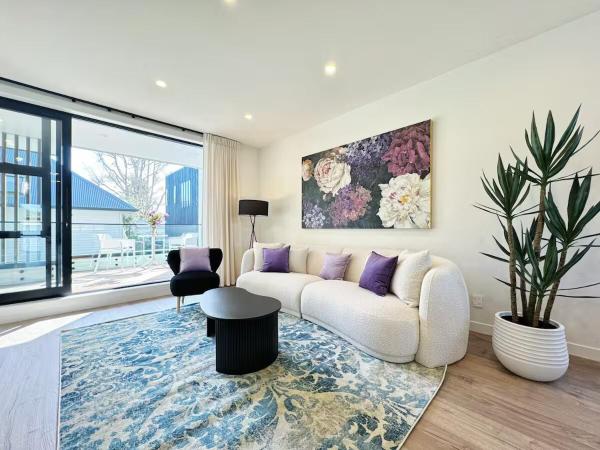 Modern Group-friendly Townhouse In Auckland - Auckland