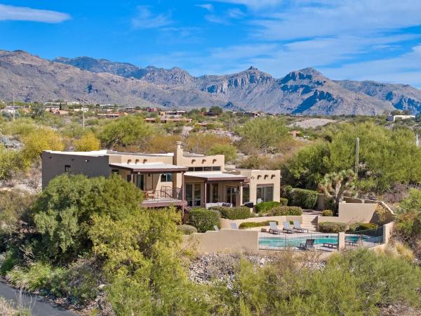 Foothills Oasis Heated Poolhottub Stunning Views - Tucson, AZ