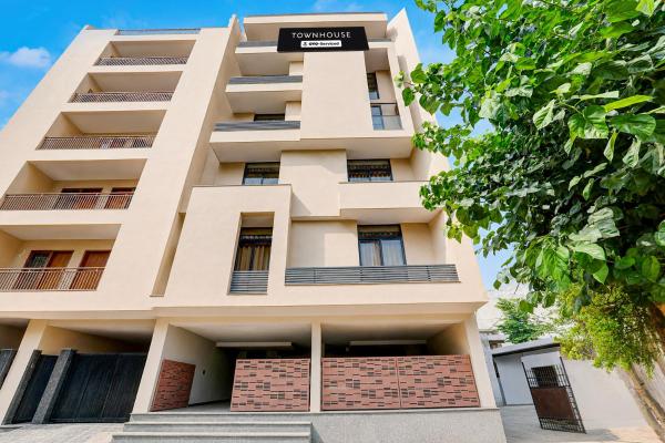 Super Townhouse Biodiversity Park Sector 52 - Gurugram