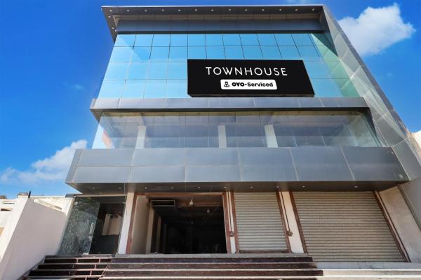 Super Townhouse Geeta Nagar Metro Station Formerly Hotel Opal - Kanpur
