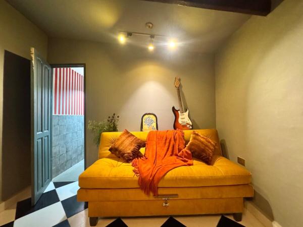 Casita Vintage With A Grill, Patio And Parking - Bolivie