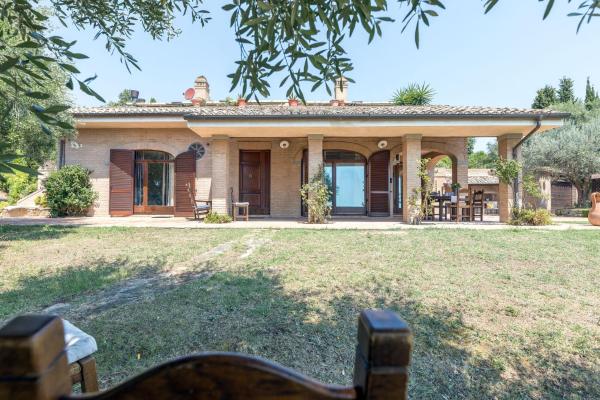 Italian Experience - Villa Althea - Civitanova Marche