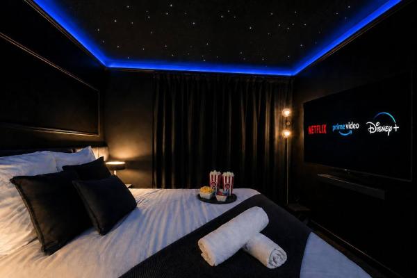 Studio Cinéma Privé - Ciel ÉToilé - Dolby Atmos & Grand ÉCran - Brest
