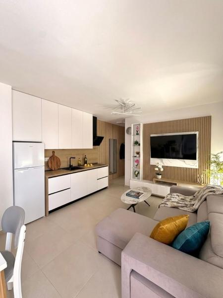 Sabbia D'oro Modern Apartment With Pool & Beach - Qerret