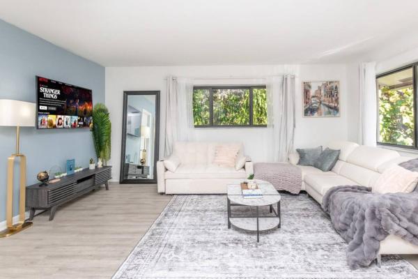 Lauderdale Hideaway Beach & Downtown - Fort Lauderdale, FL