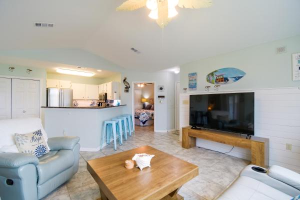 Pool & Hot Tub Access! Family Condo, 5 Mi To Beach - Foley, AL