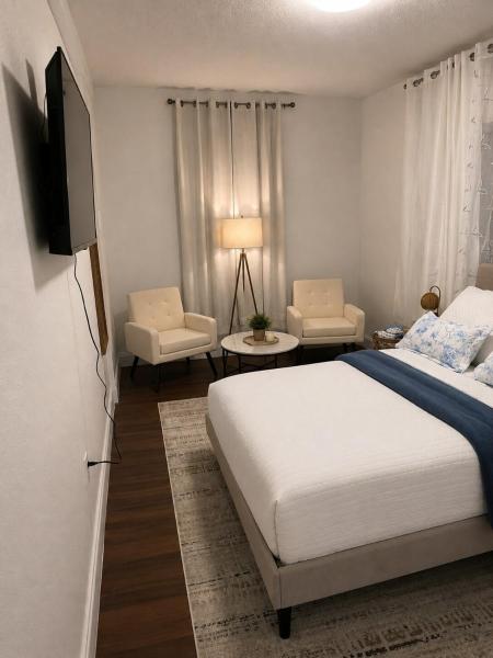 Modern Oasis Studio Free Parking Private Entrance - Miami, FL
