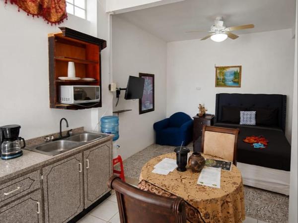 See Belize Sunrise Sea View Studio With Pool & Deck Near Airport, Restaurant, Bar & Casino - Belice