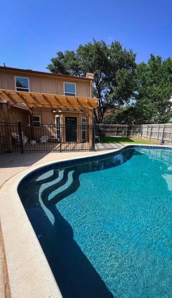 Enjoy Your Getaway In This Entire 5-bedroom Pool Home -Sleeps Up To 12 - Allen, TX