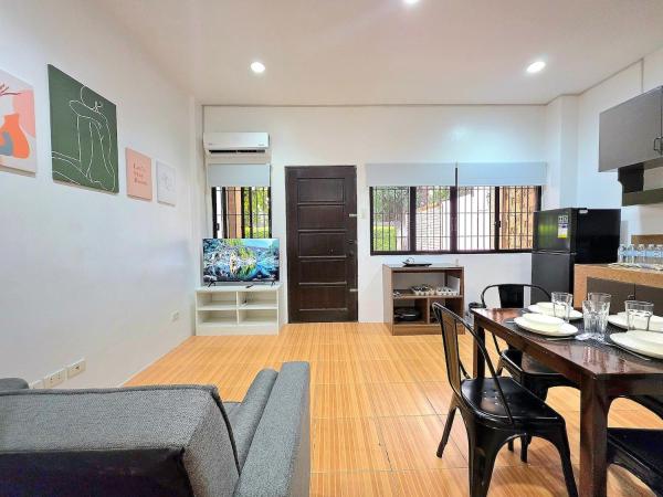U1 La Guardia Townhouse 2 Br Unit Free Parking Near It Park - Lapu-Lapu City