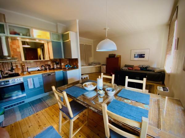 Studio Apartment, View Over The Roofs For The Sunrise - Helsinki