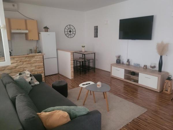 Apartment Laura & Lucija - Osijek